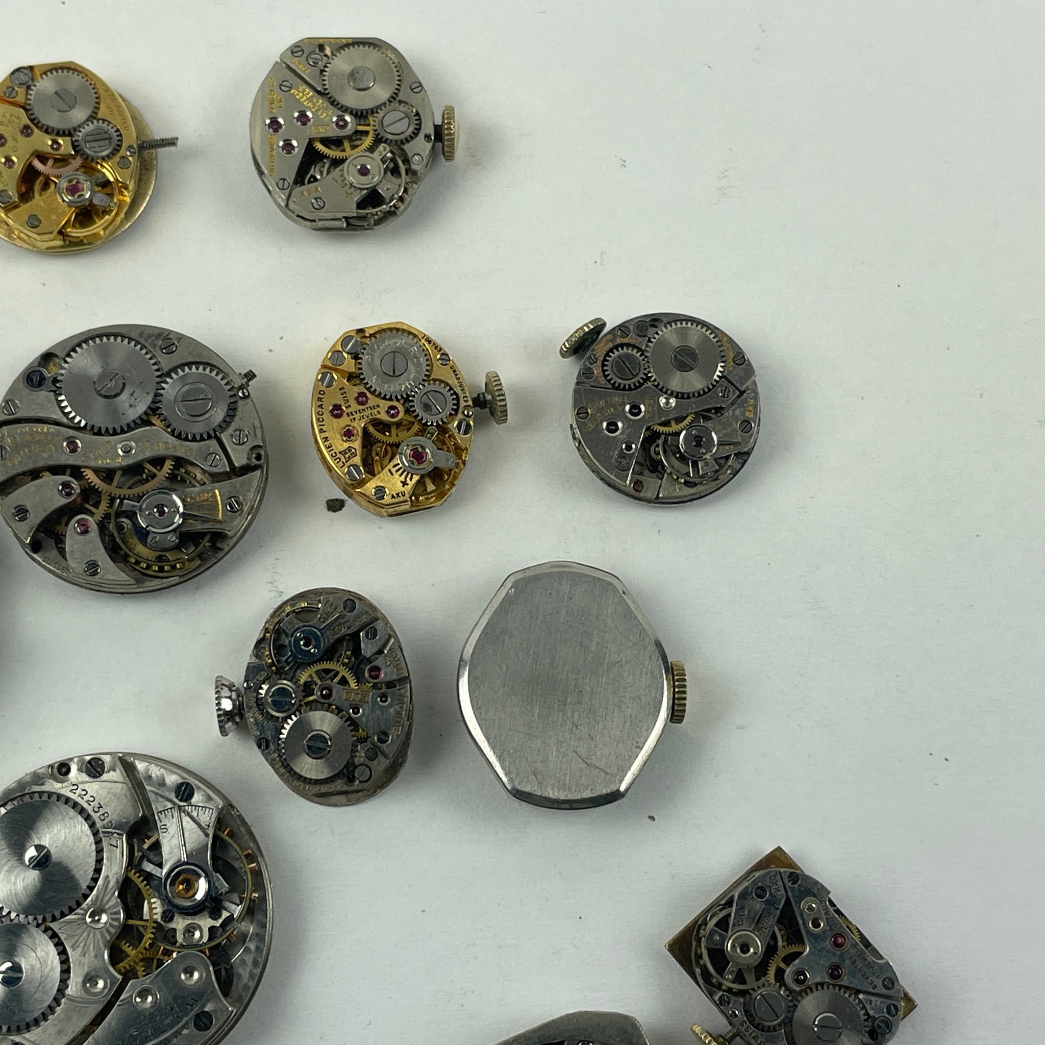May Lot 88- Vintage American & Swiss Watch Movements – watchpartsrus