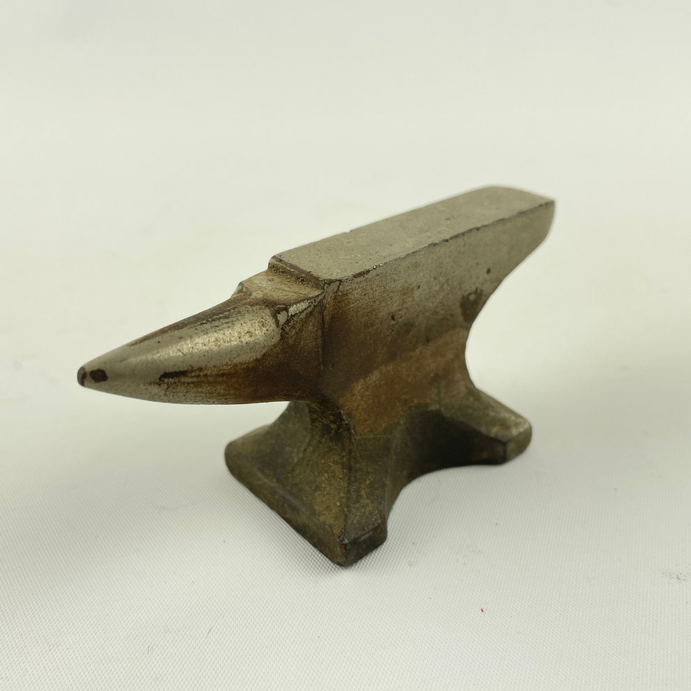 Feb Lot 134- Vintage Benchtop Anvil – watchpartsrus